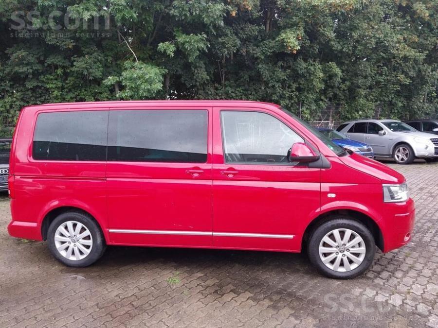 Red Volkswagen Multivan 2012 in Tukums, with an engine capacity of 2.00 L and mileage of 229 thousand km for 17500 €, photo 20 on AUTOMOTO.COM.LV