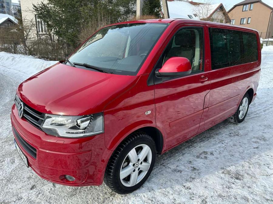 Sarkans Volkswagen Multivan 2013 Viļņa, ar dzinēja tilpumu 1.97 L un nobraukumu 297 tūkst. km par 15700 €, foto 4 vietnē AUTOMOTO.COM.LV
