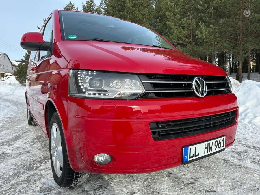 Sarkans Volkswagen Multivan 2013 Viļņa, ar dzinēja tilpumu 1.97 L un nobraukumu 297 tūkst. km par 15700 €, foto 11 vietnē AUTOMOTO.COM.LV