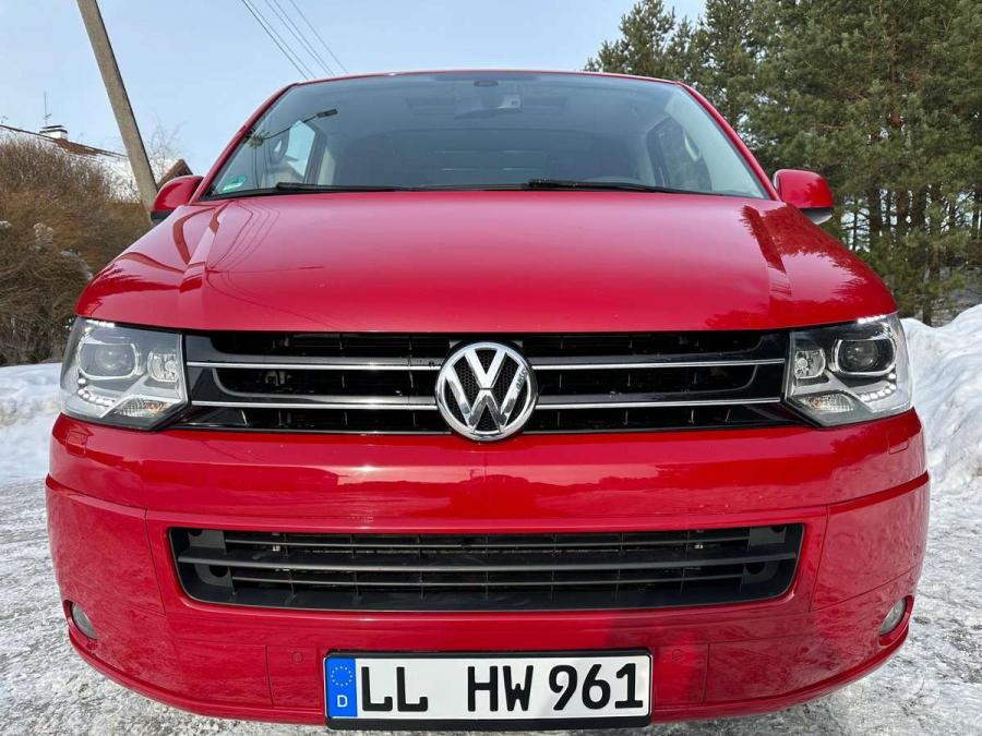 Sarkans Volkswagen Multivan 2013 Viļņa, ar dzinēja tilpumu 1.97 L un nobraukumu 297 tūkst. km par 15700 €, foto 12 vietnē AUTOMOTO.COM.LV