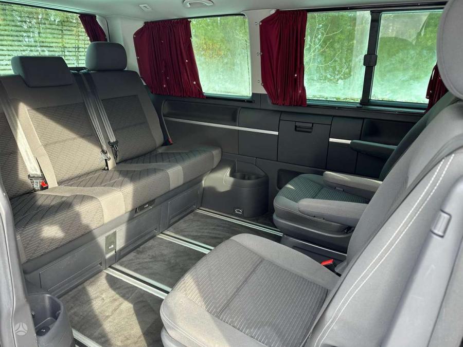 Sarkans Volkswagen Multivan 2013 Viļņa, ar dzinēja tilpumu 1.97 L un nobraukumu 297 tūkst. km par 15700 €, foto 23 vietnē AUTOMOTO.COM.LV