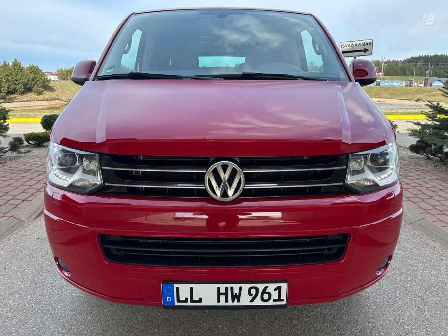 Red Volkswagen Multivan 2013 in Vilnius, with an engine capacity of 1.97 L and mileage of 297 thousand km for 13900 €, photo 13 on AUTOMOTO.COM.LV