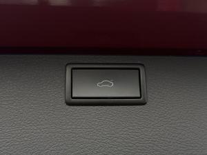 Sarkans Volkswagen Multivan 2020 Pērnava, ar dzinēja tilpumu 2.00 L un nobraukumu 204 tūkst. km par 36200 €, foto 10 vietnē AUTOMOTO.COM.LV