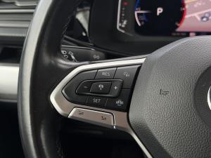 Sarkans Volkswagen Multivan 2020 Pērnava, ar dzinēja tilpumu 2.00 L un nobraukumu 204 tūkst. km par 36200 €, foto 24 vietnē AUTOMOTO.COM.LV
