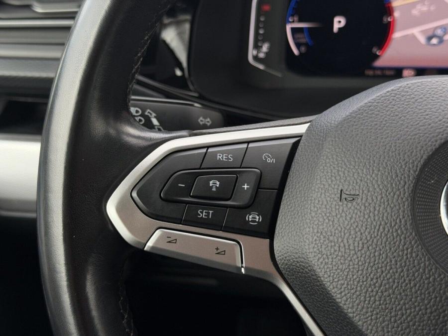Sarkans Volkswagen Multivan 2020 Pērnava, ar dzinēja tilpumu 2.00 L un nobraukumu 204 tūkst. km par 36200 €, foto 24 vietnē AUTOMOTO.COM.LV