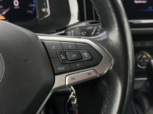 Sarkans Volkswagen Multivan 2020 Pērnava, ar dzinēja tilpumu 2.00 L un nobraukumu 204 tūkst. km par 36200 €, foto 25 vietnē AUTOMOTO.COM.LV