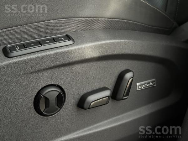 Sarkans Volkswagen Multivan 2023 Tukums, ar dzinēja tilpumu 2.00 L un nobraukumu 33 tūkst. km par 55950 €, foto 10 vietnē AUTOMOTO.COM.LV