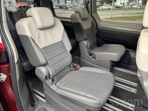 Red Volkswagen Multivan 2023 in Tukums, with an engine capacity of 2.00 L and mileage of 33 thousand km for 54950 €, photo 7 on AUTOMOTO.COM.LV