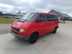 Sarkans Volkswagen Multivan 1994 Tartu, ar dzinēja tilpumu 2.40 L un nobraukumu 356 tūkst. km par 950 €, foto  vietnē AUTOMOTO.COM.LV