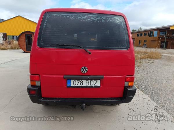 Red Volkswagen Multivan 1994 in Tartu, with an engine capacity of 2.40 L and mileage of 356 thousand km for 950 €, photo 4 on AUTOMOTO.COM.LV