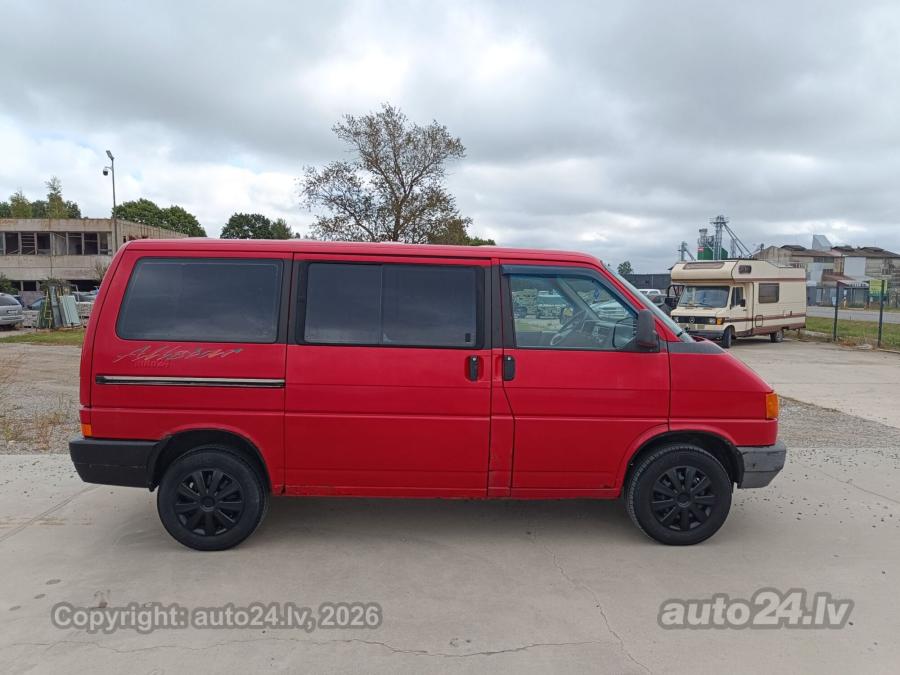 Sarkans Volkswagen Multivan 1994 Tartu, ar dzinēja tilpumu 2.40 L un nobraukumu 356 tūkst. km par 950 €, foto 8 vietnē AUTOMOTO.COM.LV