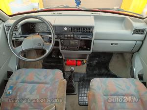 Sarkans Volkswagen Multivan 1994 Tartu, ar dzinēja tilpumu 2.40 L un nobraukumu 356 tūkst. km par 950 €, foto 15 vietnē AUTOMOTO.COM.LV
