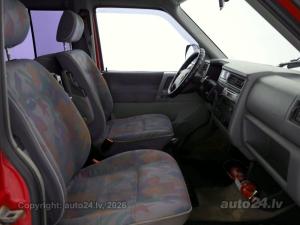 Sarkans Volkswagen Multivan 1995 Tallina, ar dzinēja tilpumu 2.50 L un nobraukumu 258 tūkst. km par 1699 €, foto 6 vietnē AUTOMOTO.COM.LV