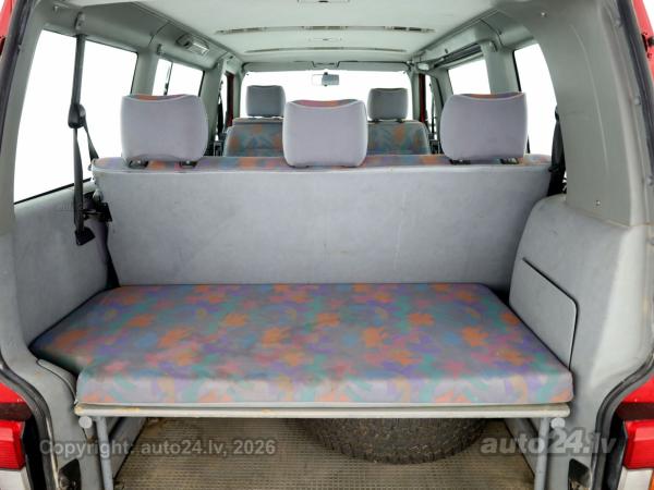 Red Volkswagen Multivan 1995 in Tallinn, with an engine capacity of 1.90 L and mileage of 266 thousand km for 1999 €, photo 8 on AUTOMOTO.COM.LV
