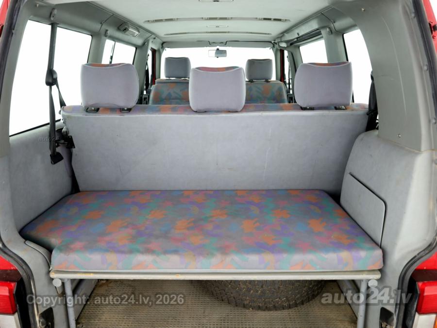Red Volkswagen Multivan 1995 in Tallinn, with an engine capacity of 1.90 L and mileage of 266 thousand km for 1999 €, photo 9 on AUTOMOTO.COM.LV