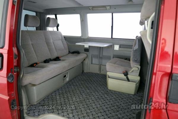 Красный Фольксваген Мультиван 1996 в Таллин, объемом двигателя 2.40 л и пробегом 394 тыс. км за 2799 €, фото 7 на AUTOMOTO.COM.LV