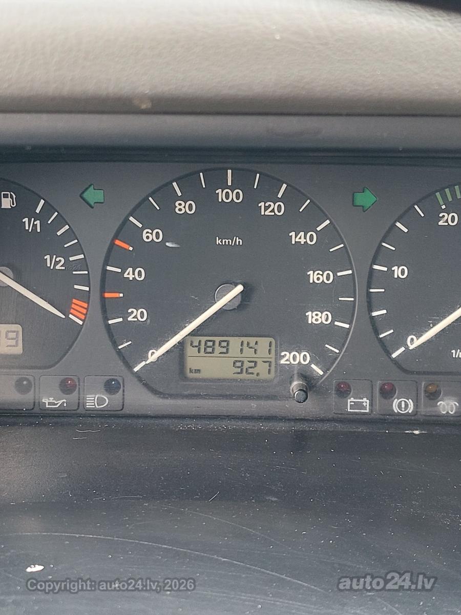 Sarkans Volkswagen Multivan 1996 Sindi, ar dzinēja tilpumu 2.50 L un nobraukumu 489 tūkst. km par 6000 €, foto 8 vietnē AUTOMOTO.COM.LV