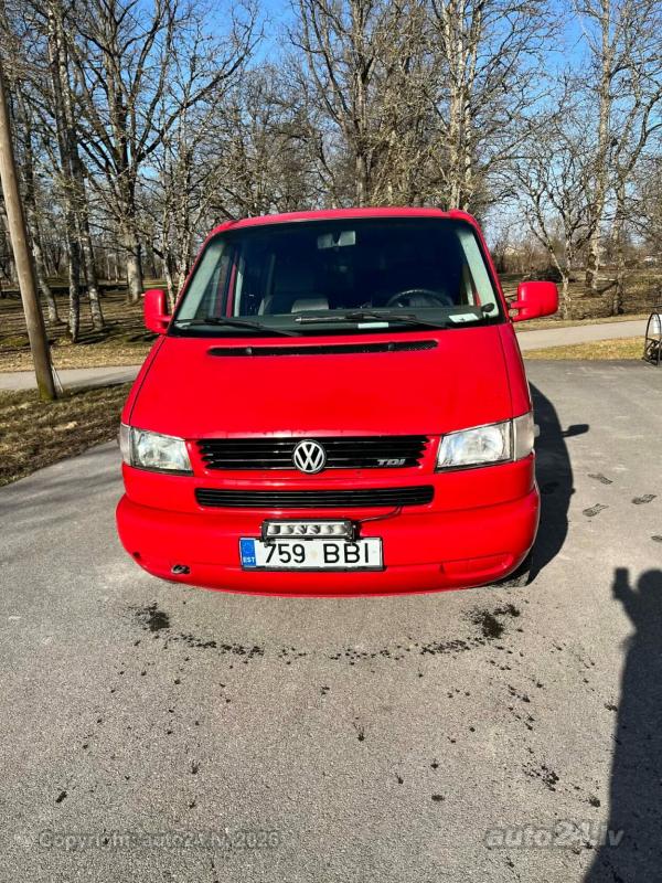 Red Volkswagen Multivan 1997 in Tallinn, with an engine capacity of 2.50 L and mileage of 452 thousand km for 5000 €, photo 1 on AUTOMOTO.COM.LV