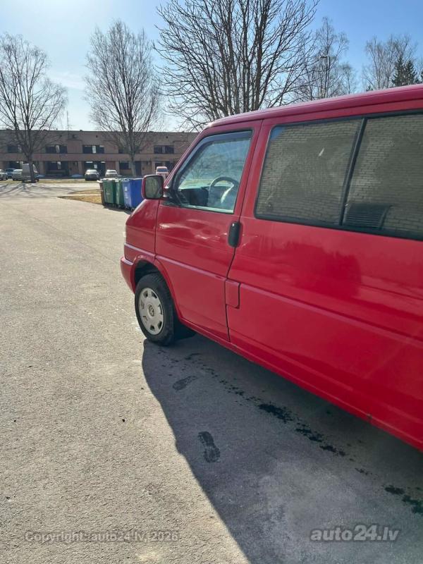 Red Volkswagen Multivan 1997 in Tallinn, with an engine capacity of 2.50 L and mileage of 452 thousand km for 5000 €, photo 3 on AUTOMOTO.COM.LV