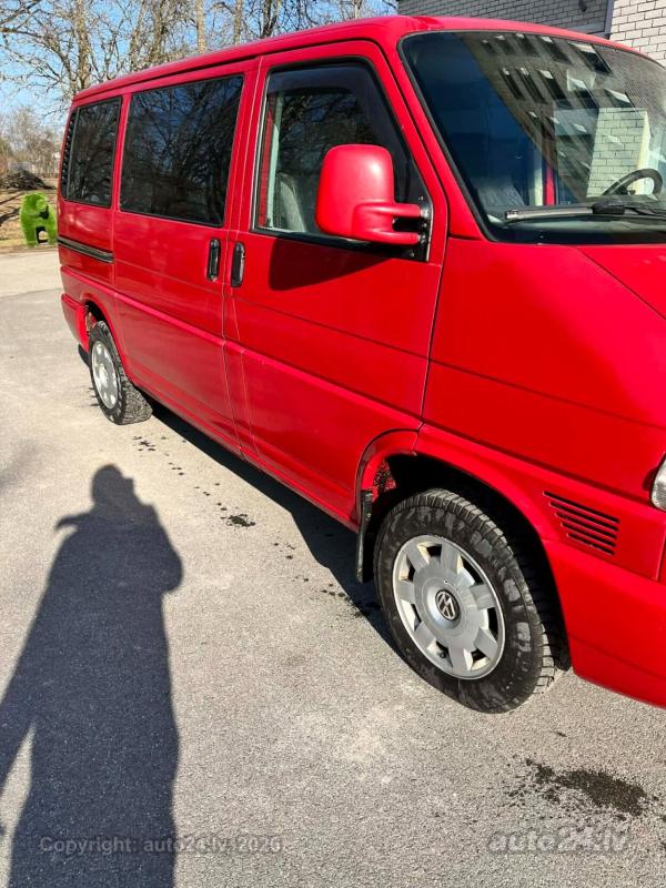 Red Volkswagen Multivan 1997 in Tallinn, with an engine capacity of 2.50 L and mileage of 452 thousand km for 5000 €, photo 2 on AUTOMOTO.COM.LV