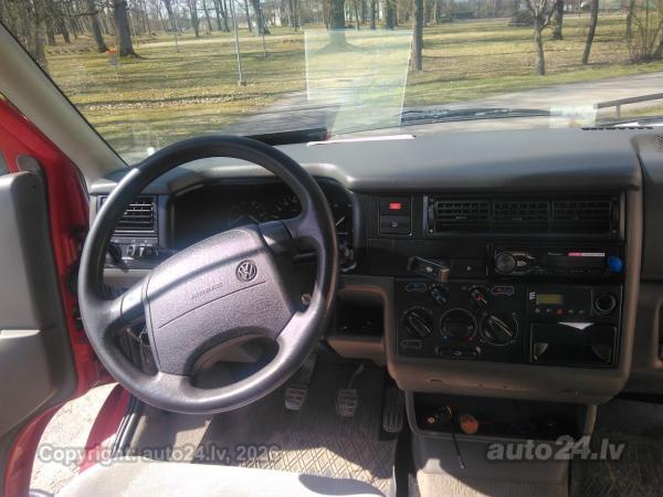 Red Volkswagen Multivan 1997 in Tallinn, with an engine capacity of 2.50 L and mileage of 452 thousand km for 5000 €, photo 9 on AUTOMOTO.COM.LV