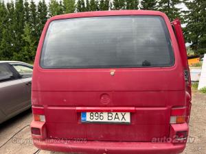Red Volkswagen Multivan 1997 in Tallinn, with an engine capacity of 2.50 L and mileage of 507 thousand km for 849 €, photo 3 on AUTOMOTO.COM.LV