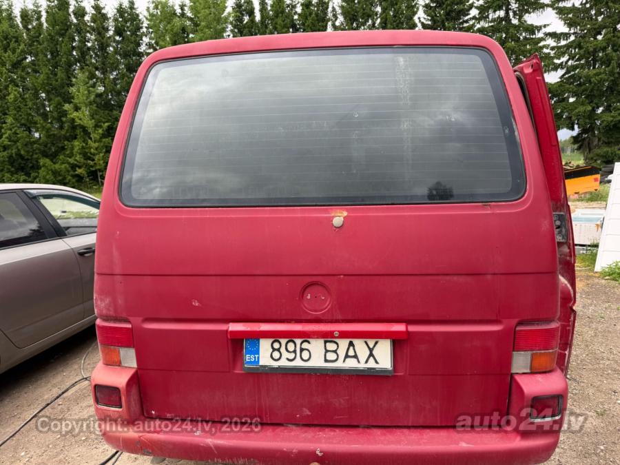 Red Volkswagen Multivan 1997 in Tallinn, with an engine capacity of 2.50 L and mileage of 507 thousand km for 849 €, photo 3 on AUTOMOTO.COM.LV