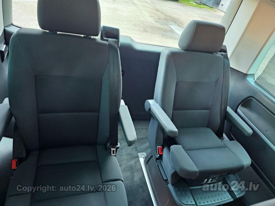 Sarkans Volkswagen Multivan 2011 Tartu, ar dzinēja tilpumu 2.00 L un nobraukumu 228 tūkst. km par 14990 €, foto 15 vietnē AUTOMOTO.COM.LV