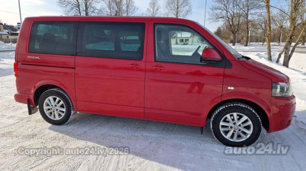 Red Volkswagen Multivan 2014 in Kivioli, with an engine capacity of 2.00 L and mileage of 110 thousand km for 17500 €, photo 6 on AUTOMOTO.COM.LV