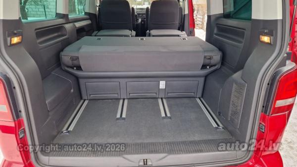 Red Volkswagen Multivan 2014 in Kivioli, with an engine capacity of 2.00 L and mileage of 110 thousand km for 17500 €, photo 11 on AUTOMOTO.COM.LV