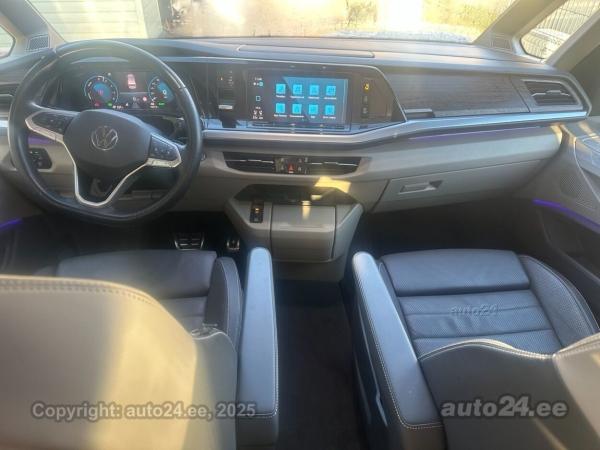 Sarkans Volkswagen Multivan 2023 Tallina, ar dzinēja tilpumu 0.00 L un nobraukumu 16 tūkst. km par 58900 €, foto 11 vietnē AUTOMOTO.COM.LV