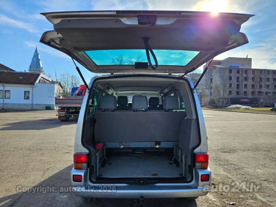 Volkswagen Multivan 2002 Tallina, ar dzinēja tilpumu 2.50 L un nobraukumu 351 tūkst. km par 7000 €, foto 5 vietnē AUTOMOTO.COM.LV