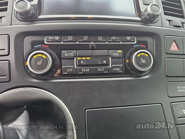 Volkswagen Multivan 2013 in Paide, with an engine capacity of 2.00 L and mileage of 280 thousand km for 16800 €, photo 9 on AUTOMOTO.COM.LV