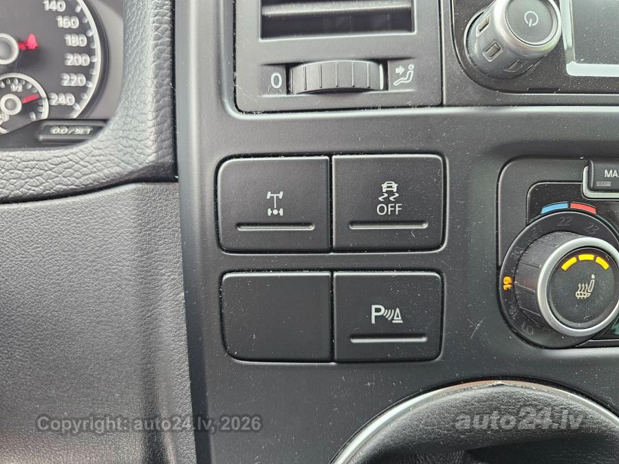 Volkswagen Multivan 2013 in Paide, with an engine capacity of 2.00 L and mileage of 280 thousand km for 16800 €, photo 14 on AUTOMOTO.COM.LV