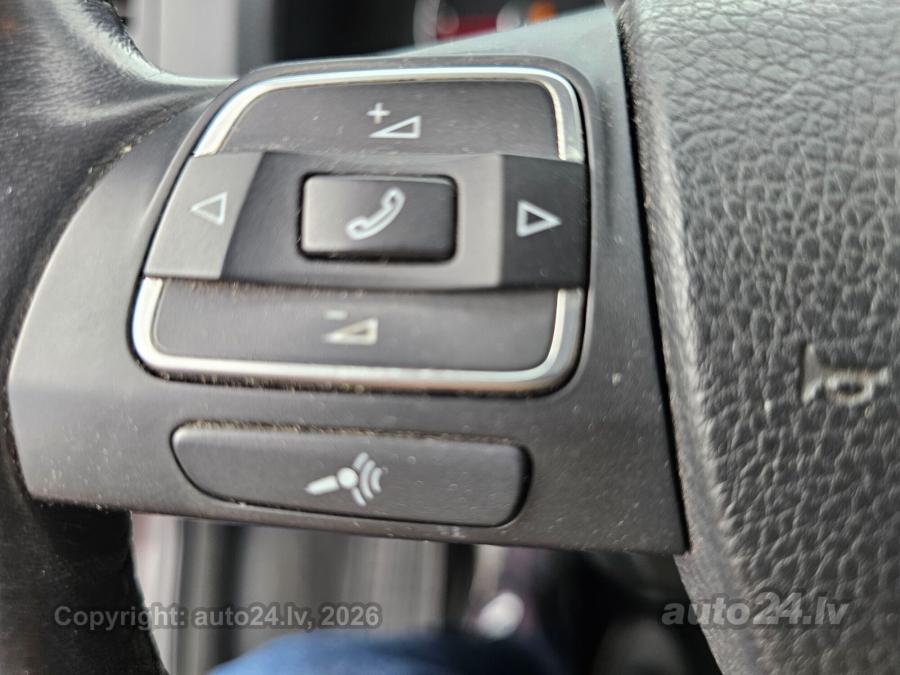 Volkswagen Multivan 2013 in Paide, with an engine capacity of 2.00 L and mileage of 280 thousand km for 16800 €, photo 19 on AUTOMOTO.COM.LV