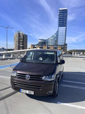 Violet Volkswagen Multivan 2013 in Vilnius, with an engine capacity of 1.97 L and mileage of 232 thousand km for 22200 €, photo 4 on AUTOMOTO.COM.LV