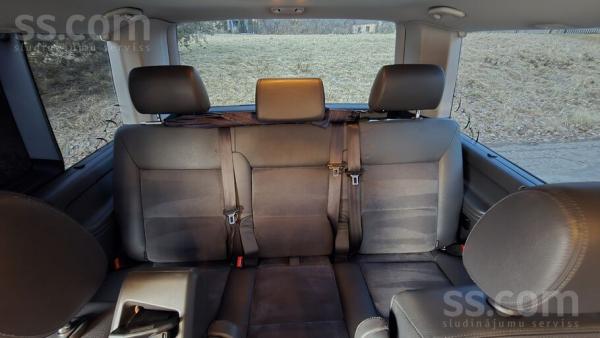 Violet Volkswagen Multivan 2015 in Valmiera, with an engine capacity of 2.00 L and mileage of 252 thousand km for 21000 €, photo 9 on AUTOMOTO.COM.LV