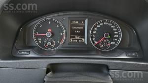 Violet Volkswagen Multivan 2015 in Valmiera, with an engine capacity of 2.00 L and mileage of 252 thousand km for 21000 €, photo 13 on AUTOMOTO.COM.LV