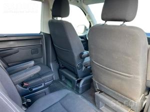 Violet Volkswagen Multivan 2016 in Riga, with an engine capacity of 2.00 L and mileage of 286 thousand km for 20200 €, photo 8 on AUTOMOTO.COM.LV