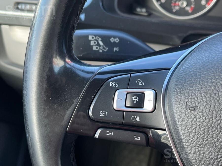 Violet Volkswagen Multivan 2016 in Riga, with an engine capacity of 2.00 L and mileage of 286 thousand km for 20200 €, photo 17 on AUTOMOTO.COM.LV