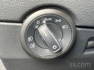 Violet Volkswagen Multivan 2016 in Riga, with an engine capacity of 2.00 L and mileage of 286 thousand km for 20200 €, photo 19 on AUTOMOTO.COM.LV