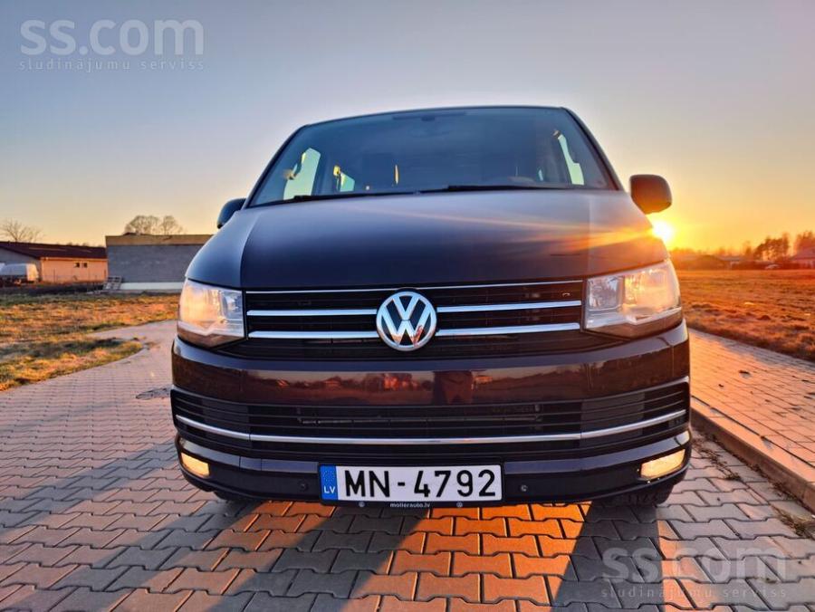 Violets Volkswagen Multivan 2016 Rīga, ar dzinēja tilpumu 2.00 L un nobraukumu 285 tūkst. km par 21900 €, foto 4 vietnē AUTOMOTO.COM.LV
