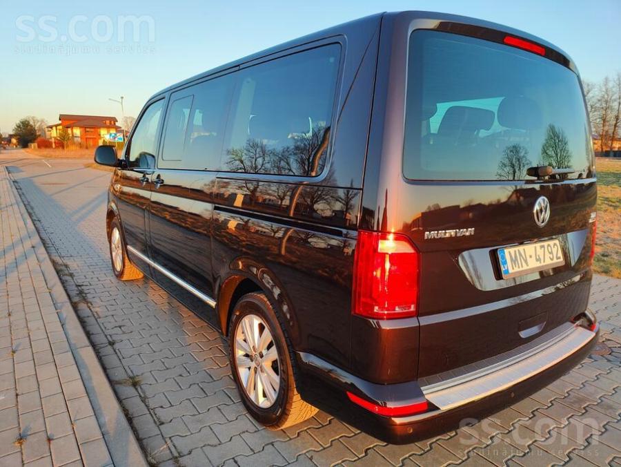 Violets Volkswagen Multivan 2016 Rīga, ar dzinēja tilpumu 2.00 L un nobraukumu 285 tūkst. km par 21900 €, foto 7 vietnē AUTOMOTO.COM.LV