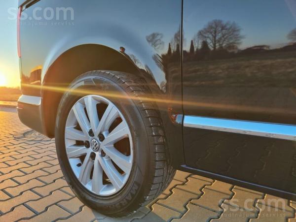 Violets Volkswagen Multivan 2016 Rīga, ar dzinēja tilpumu 2.00 L un nobraukumu 285 tūkst. km par 21900 €, foto 8 vietnē AUTOMOTO.COM.LV