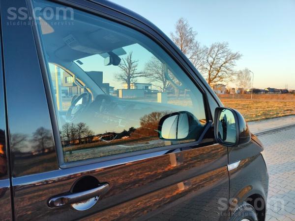 Violets Volkswagen Multivan 2016 Rīga, ar dzinēja tilpumu 2.00 L un nobraukumu 285 tūkst. km par 21900 €, foto 9 vietnē AUTOMOTO.COM.LV