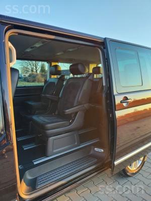Violets Volkswagen Multivan 2016 Rīga, ar dzinēja tilpumu 2.00 L un nobraukumu 285 tūkst. km par 21900 €, foto 11 vietnē AUTOMOTO.COM.LV