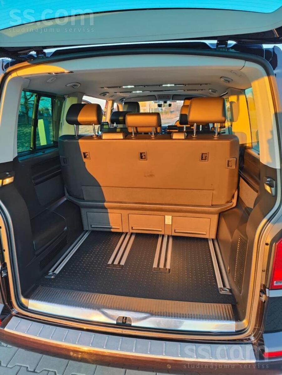 Violets Volkswagen Multivan 2016 Rīga, ar dzinēja tilpumu 2.00 L un nobraukumu 285 tūkst. km par 21900 €, foto 20 vietnē AUTOMOTO.COM.LV