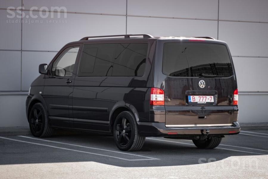 Violets Volkswagen Multivan 2007 Rīga, ar dzinēja tilpumu 2.50 L un nobraukumu 337 tūkst. km par 8950 €, foto 7 vietnē AUTOMOTO.COM.LV