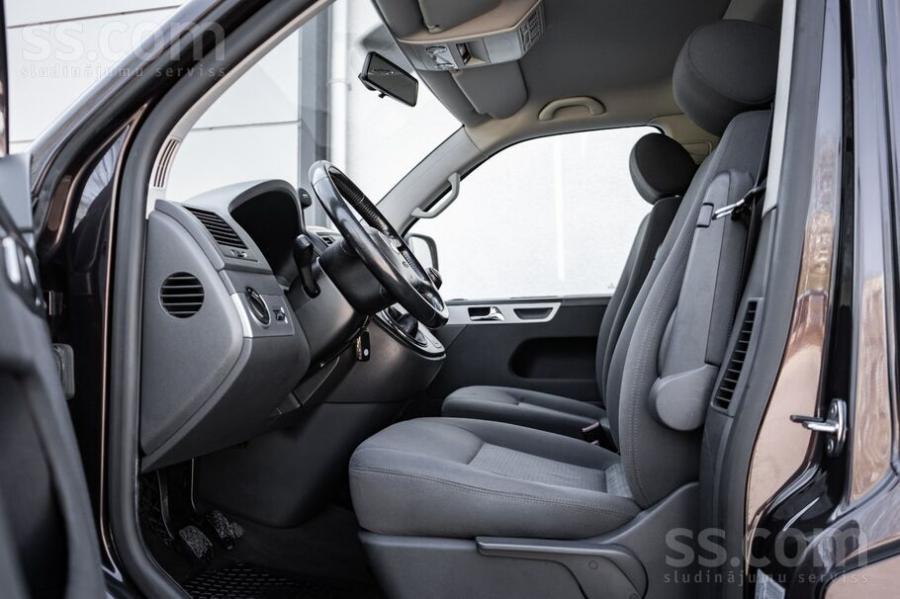 Violets Volkswagen Multivan 2007 Rīga, ar dzinēja tilpumu 2.50 L un nobraukumu 337 tūkst. km par 8950 €, foto 8 vietnē AUTOMOTO.COM.LV