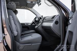 Violets Volkswagen Multivan 2007 Rīga, ar dzinēja tilpumu 2.50 L un nobraukumu 337 tūkst. km par 8950 €, foto 9 vietnē AUTOMOTO.COM.LV
